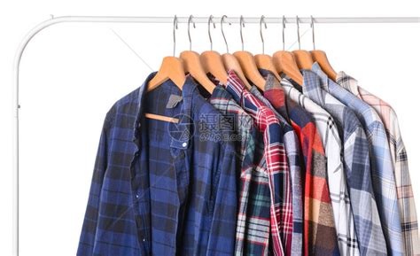 白色背景上挂衣服的架子高清图片下载 正版图片504162421 摄图网