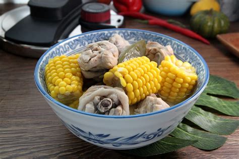 壓力鍋食譜剝皮辣椒玉米雞湯無敵好喝 咖啡老媽