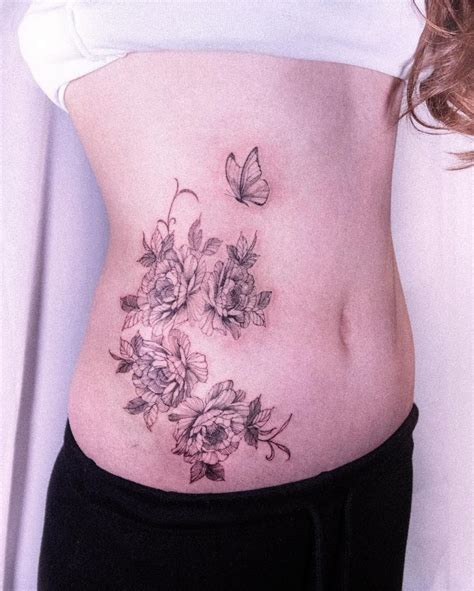 인천타투 • 꽃타투 • 흉터 커버업 타투 Tattooist Nao On Instagram 옆구리 골반 라인으로 예쁜 꽃타투 받아가셨습니다☺️ 20살 첫 타투를