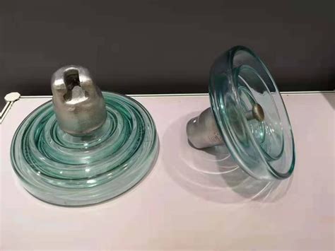 유리 단열재 유리 절연체는 작은 크기 경량 제로 값 자체 파괴 쉬운 감지 높은 기계적 강도 양호한 아크 저항 좋은 자체 청소 성능 및 나이가 쉽지 않은 특성을