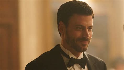 ‘heated Rivalry Star François Arnaud On Episode 3s Surprise Romance