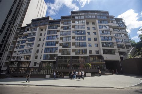 У Києві відновили ще два будинки пошкоджені внаслідок ворожих обстрілів ФОТО