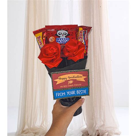 Jual Mini Trophy Bouquetbuket Bunga Artificial Dan Snack Spunbond Wisudagraduation Shopee