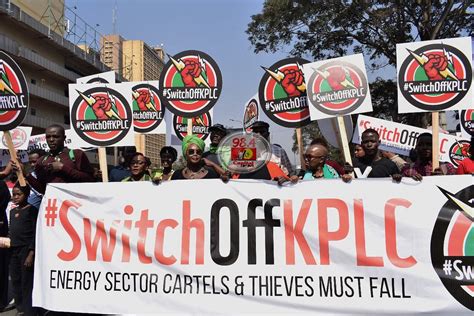 using rtweet r package to analyze the plight of kenyans with the kenya power and lighting company