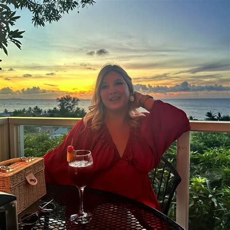 Laura Lauragaby On Threads