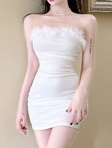 Gm 연말 홈파티 이벤트룩 화이트튜브탑 산타룩 산타원피스 파티 섹시 미니 원피스