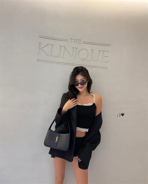 Ig ยิปซี คีรติ มหาพฤกษ์พงศ์ Day Out 🖤 Instagram