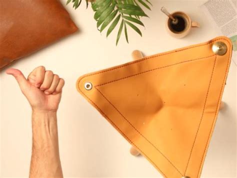 Comment Rénover Un Meuble En Bois Avec Du Cuir