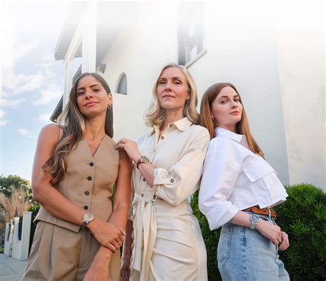 Lily 2 Classic Women S Smartwatch Classic Cream Gold Tan Smartwatches Garmin Philippines