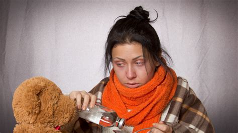 Вижте кои са първите симптоми на новия щам ХЕС Новини бг