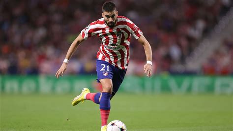 El Personaje Clave En El Posible Fichaje De Yannick Carrasco Por El Fc