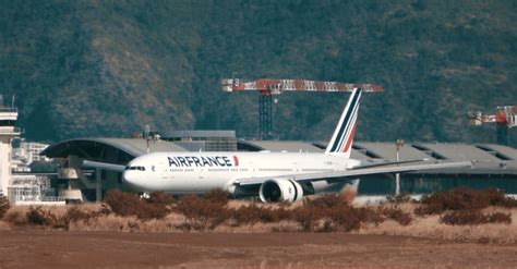 경치 공수의 공항 공항 시설 공항 인프라 공항 터미널 국제 공항 글로벌 여행 기도 날개 길이 런웨이 마르세이유 민간 항공 보잉 비행 비행 작업