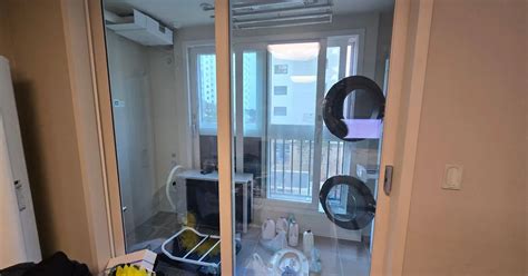 새집으로 이사한 거라 걱정이 많았는데 고수님 덕분에 깔끔하게 잘 되어서 다행입니다 그리고 유리에 붙어있는 자국들까지 신경 써 주셔서 제거해주셨습니다 숨고 숨은고수