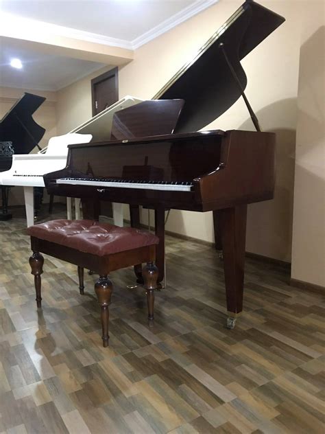 პიანინო და როიალი