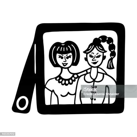 여자의 초상화와 사진 프레임입니다 간단한 벡터 아이콘입니다 흰색으로 분리된 손으로 그린 낙서 여자 친구 또는 레즈비언 몇 명과 함께하는 사진 두 여자가 껴안고 웃고 있다