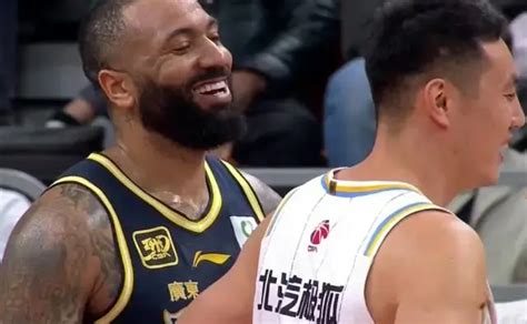106 90！广东男篮大胜北京队，徐杰28分，周琦仅10分，祝贺杜锋