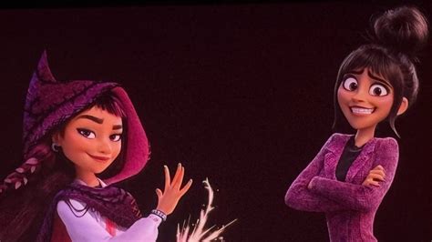 Hailee Steinfeld Rashida Jones Set As Leads Of New Disney Animated
