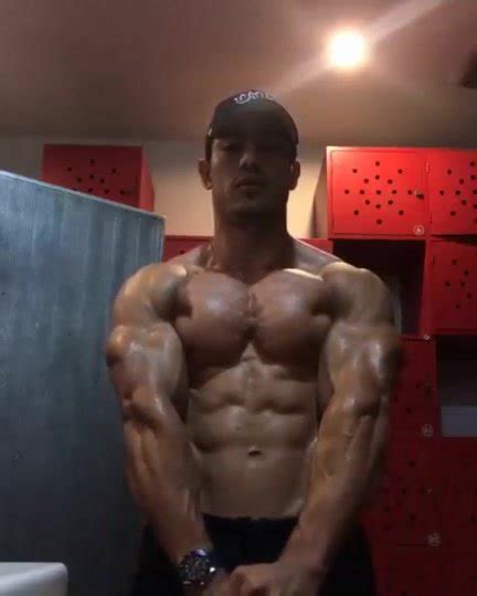 Posing After Workout Thisvid Com