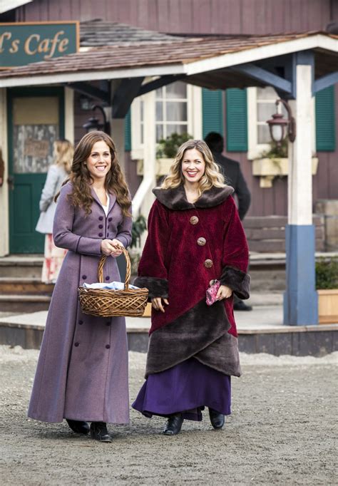 Erin Krakow When Calls The Heart Season 2 Promos Hawtcelebs