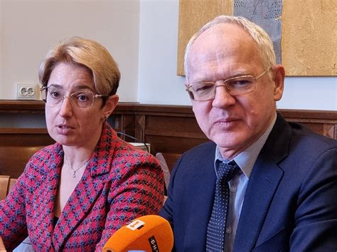 Председателят на Управителния съвет на АИКБ Васил Велев на среща с бизнеса във Варна на 2