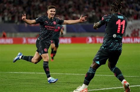 Julián Álvarez Scores Assists For Manchester City In 3 1 Win Vs Rb
