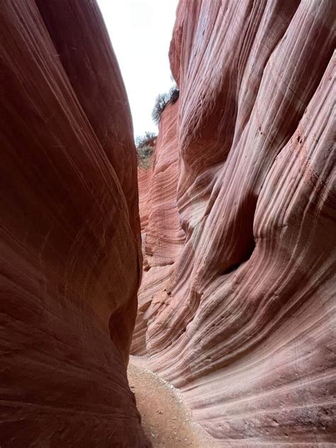 Fun Facts You Didnt Know About Peek A Boo Slot Canyon Coral Cliffs
