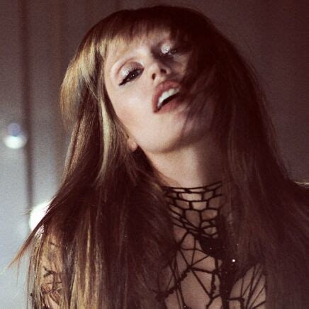 Pourquoi Miki Est Elle Tant Critiqu E