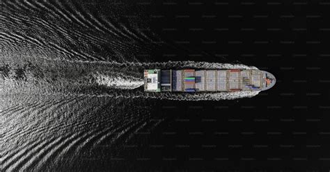 물류 수입 수출 운송 또는 전세계 운송을 위한 심해의 공중 평면도 컨테이너선 사진 Unsplash의 배 이미지