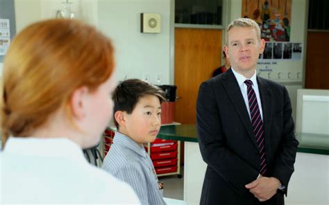 Watch Government Announces Smaller Class Sizes At Primary