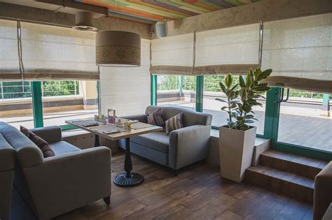 Мебель для кафе баров и ресторанов в Москве Купить мебель для кафе недорого