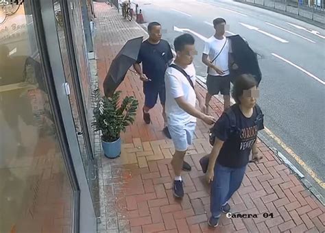 天眼直擊｜荃灣扒手3人組遮陣掩護犯案 兩內地男落馬洲口岸落網明提堂 有片 Am730