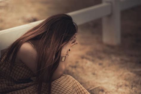 Linda Mulher Tailandesa Muito Triste Por Amor Não Correspondidorepensar