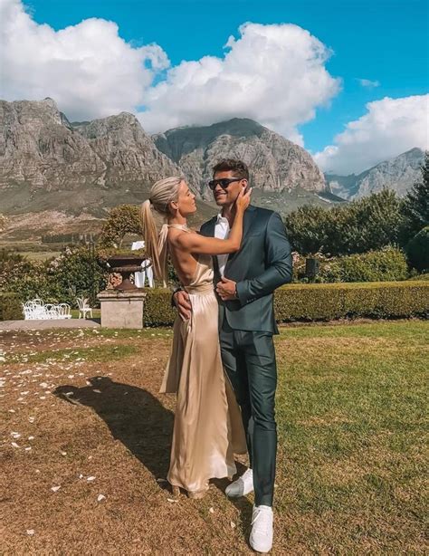 Princess Dianas Niece Amelia Spencer Posts Photo With Future Husband