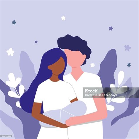 젊은 행복한 어머니와 팔에 신생아와 아버지 행복한 부모 가족 개념입니다 아이 아이 옷에 축하합니다 베이비 샤워 초대장 엄마 과