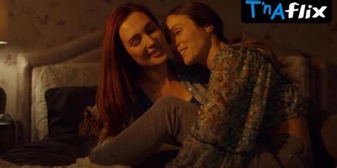 Katherine Barrell Lesbian Scene In Wynonna Earp
