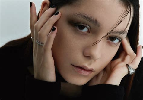 블랙 메이크업의 정석｜여성동아