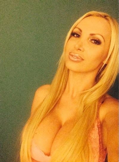 Nikki Benz Tumbex