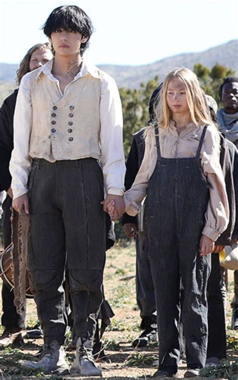 Hailee Steinfeld Wears Fake Pregnant Belly On Her Movie Set Hailee Steinfeld Pregnant Belly For Hailee Steinfeld Wears Fake Pregnant Belly On Her Movie Set Hailee Steinfeld Pregnant Belly For