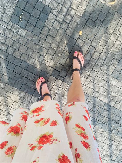 Goddess Gloria Foot Adoration Foot Fetish Directory And Foot Fetish