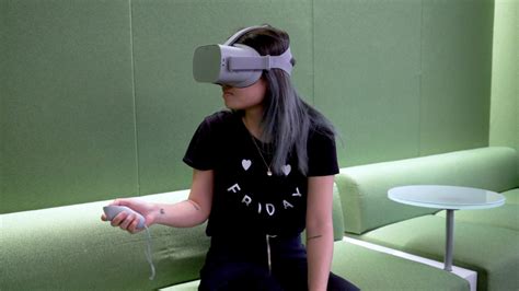The Oculus Go Headset Is Going To Win Over Everyone Even VR Skeptics Mashable