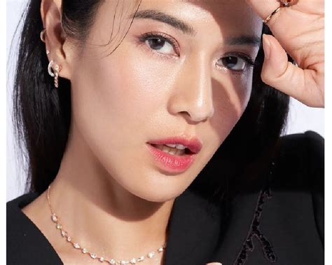 Penampilan Dian Sastro Saat Makan Kue Coklat Netizen Ngunyah Aja Cakep Okezone Lifestyle