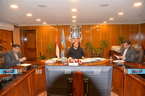 محافظ أسيوط يلتقى أعضاء النواب والشيوخ لبحث مطالب المواطنين