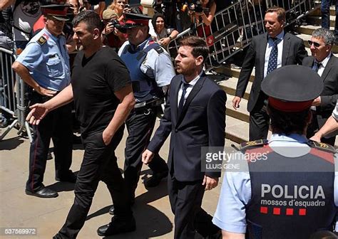 103 Lionel Messi Jorge Horacio Messi Photos And High Res Pictures Getty