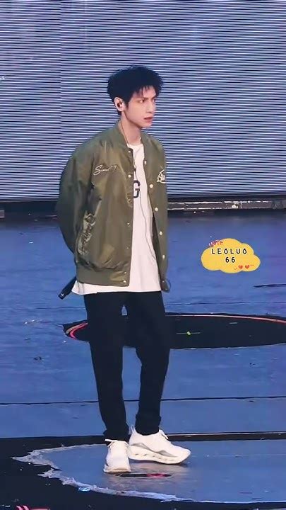 [ Luo Yunxi 22 03] Huang Xiaoyuns Concert In Guangzhou Rehearsing For Tonights Performance