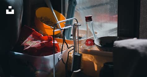 수프 한 그릇과 숟가락 사진 Unsplash의 무료 식사 이미지