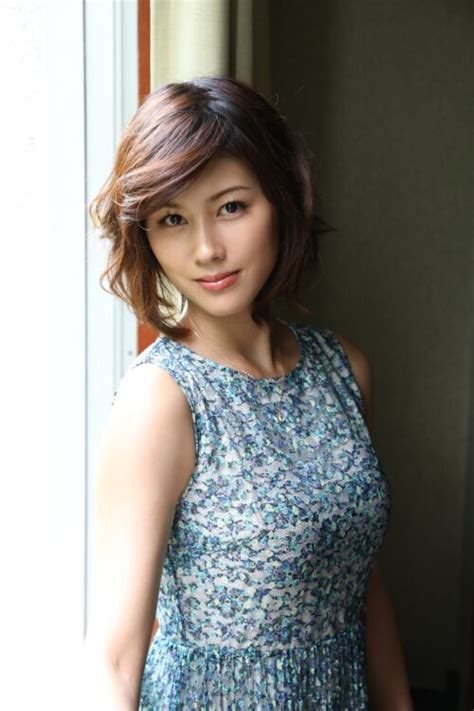 【写真】「神戸の女」美乃すずめvs「湘南の女」小野夕子 下田の海辺で競艶｜newsポストセブン