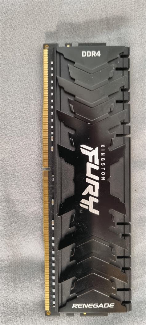 I Just Noticed On My Ddr4 Ram That The Contacts Dont All Have The Same Length Is That A Thing