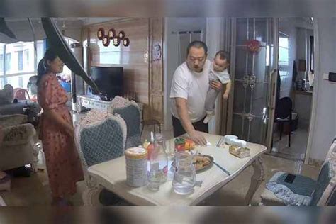妻子辅导女儿作业发火丈夫见势不对起身干活还不忘先抱娃 作业 丈夫 辅导