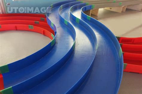 장난감 자동차 레이싱 코스 Yanggiri 사진 장난감 완구 자동차 레이싱 코스 경주 트랙 시합 레일 자동차경주 스포츠 배경 장난감 자동차