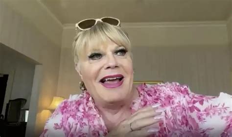 Eddie Izzard Keeps 35 Year Comedy Career Molten With Remix Tour